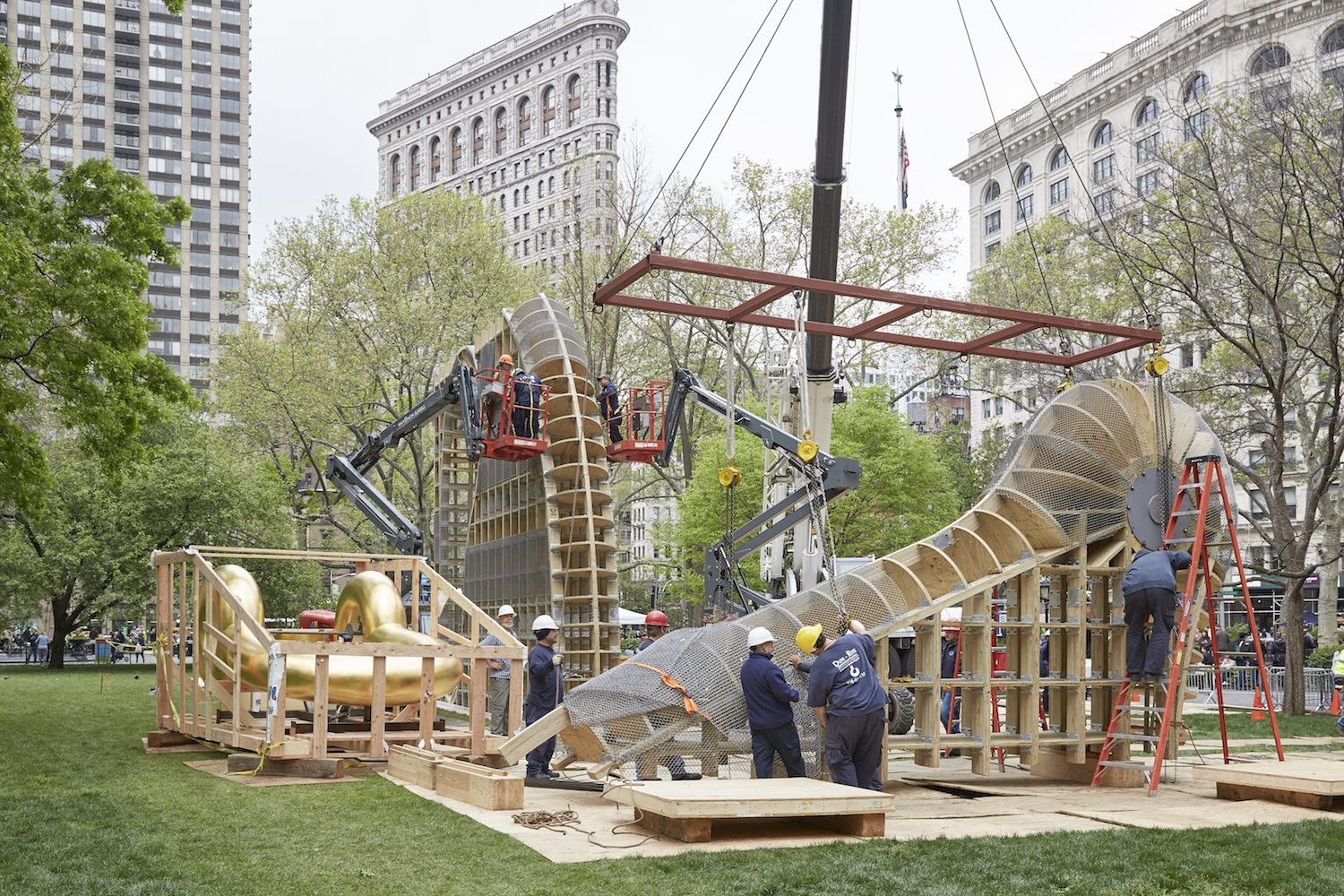 Martin Puryear’s Big Bling at the Madison Square Park, New York ...