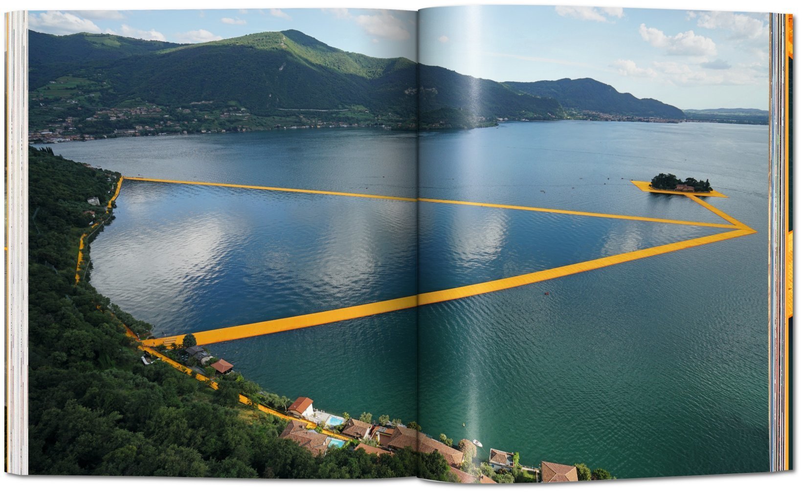 Catalogue Christo and Jeanne-Claude. The Floating Piers | Sculpture Nature
